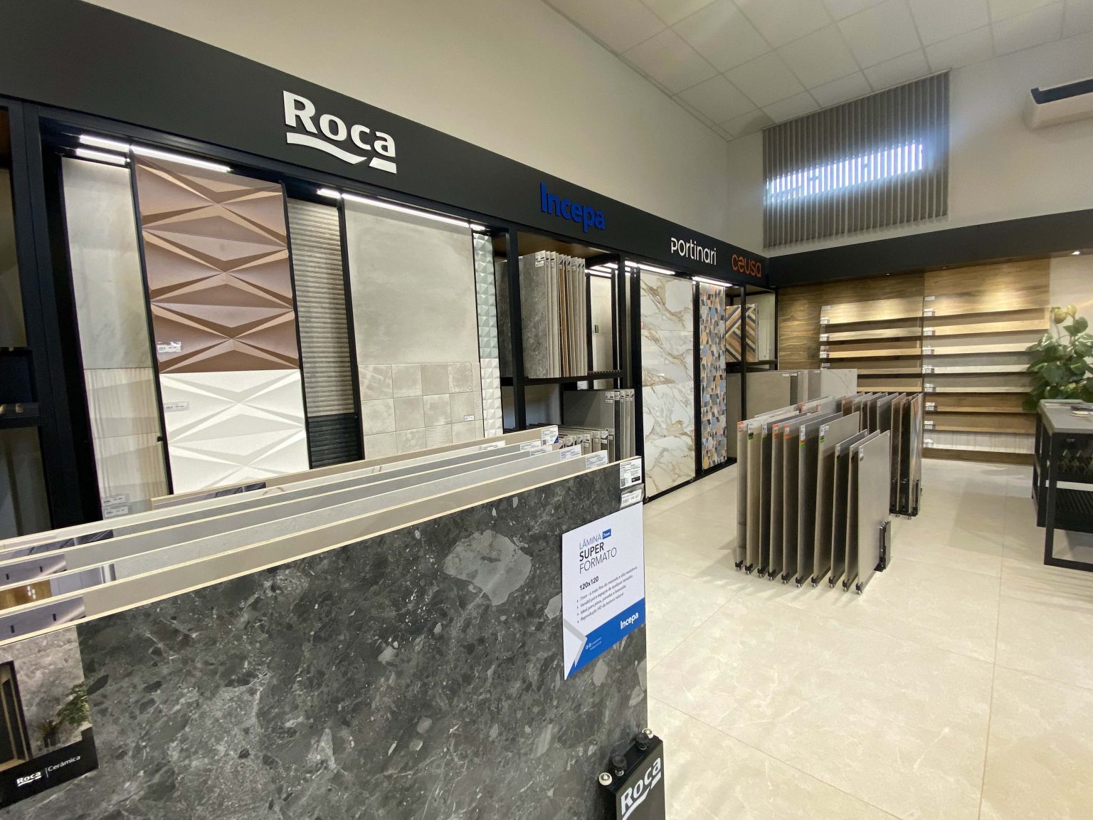 New Porcelain Tile Showroom in Osasco - Stone Floor