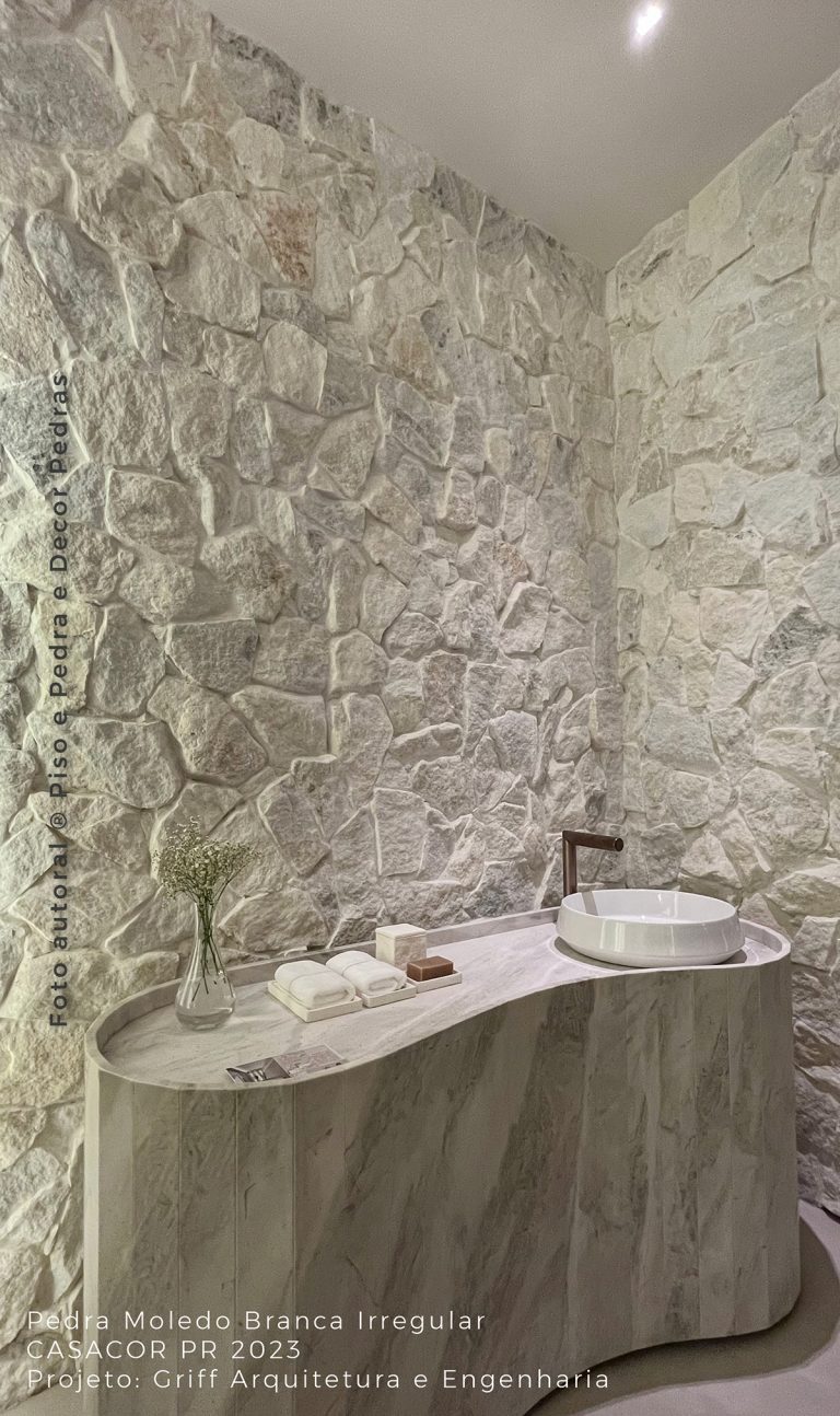 Pedra Moledo Branca is featured in the environment at CASACOR Paraná